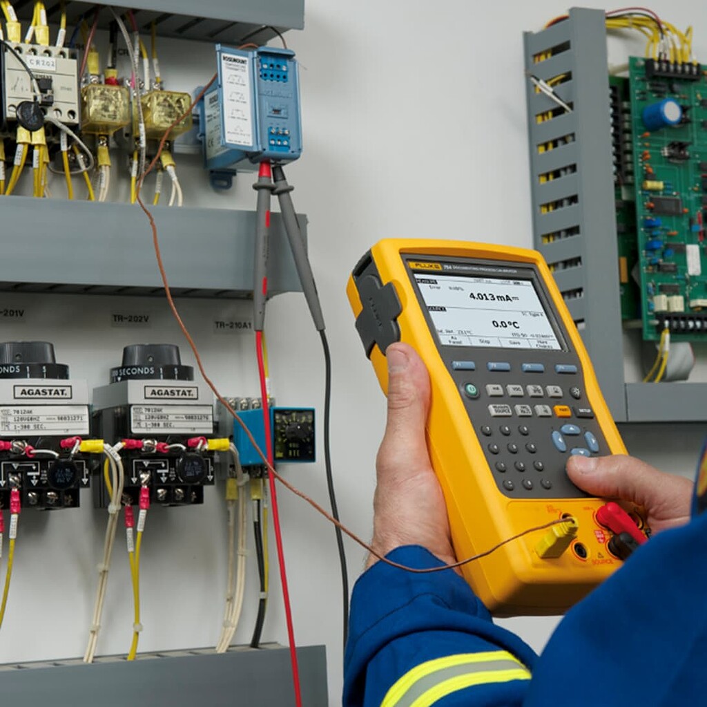 What are the key benefits of using the Fluke 754 Process Calibrator for ...